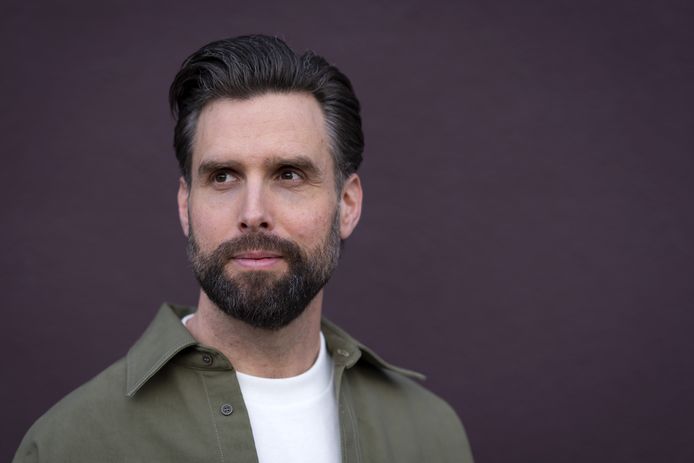 Eerste soloalbum Nick Schilder verschijnt op deze datum | Show | gelderlander.nl