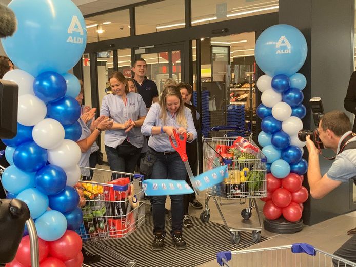 NET OPEN. Aldi in Ledeberg heeft nagelnieuw filiaal met QR-codes op de ...