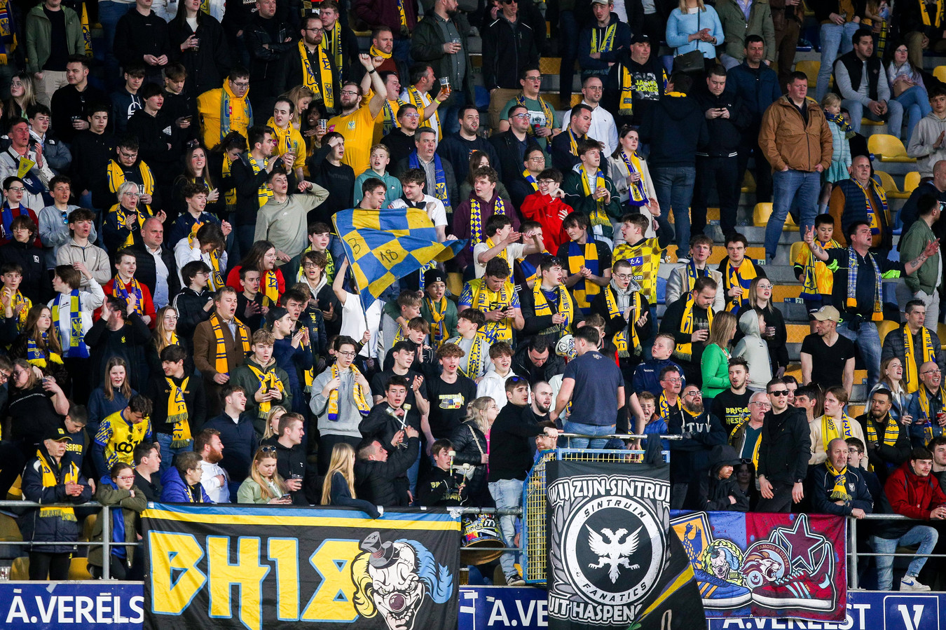 Met dank aan de ‘STVV Girls’ is Sint-Truiden populair in Japan: “Weinig Belgische clubs halen zo ...