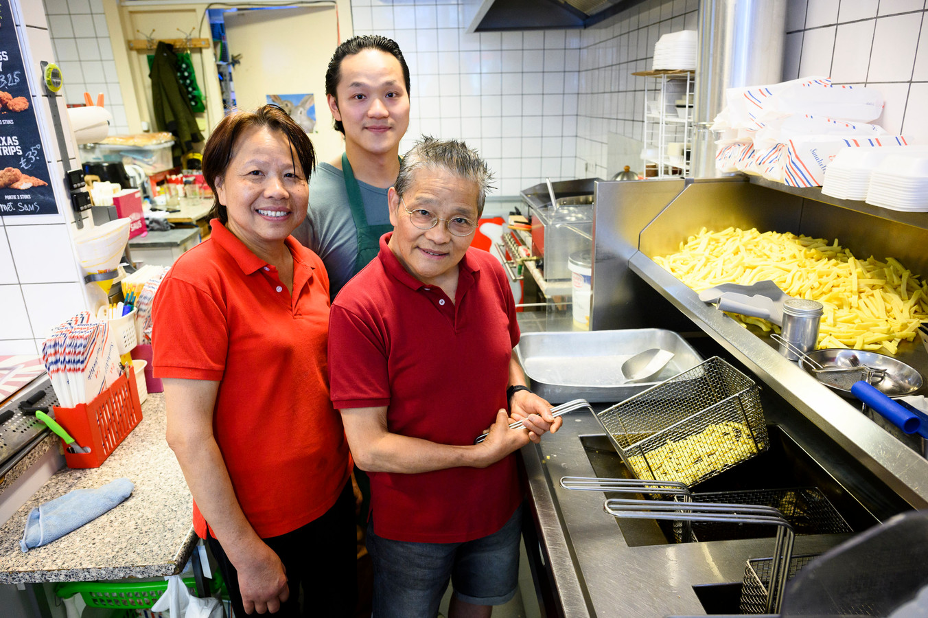 Eddie en Ying stoppen na 25 jaar met snackbar Hobé: ‘Hartverscheurend ...