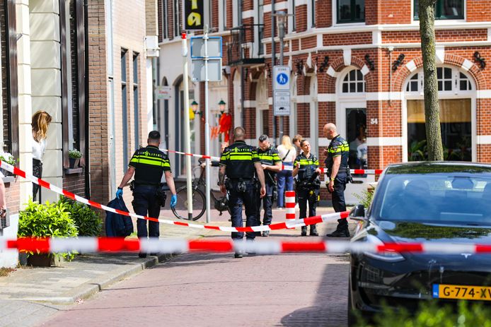 Niels H. (26) die agente naakt aanviel in Apeldoorn, mag naar huis ...