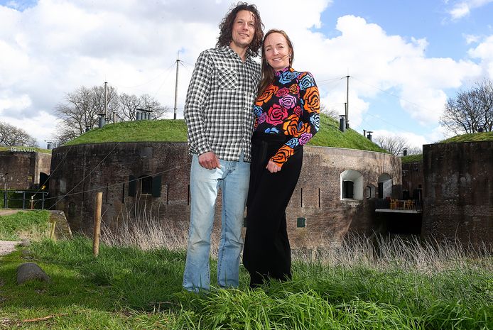 Nieuwe beheerders Linda en Thomas willen van Fort Vuren weer ‘plek voor ...