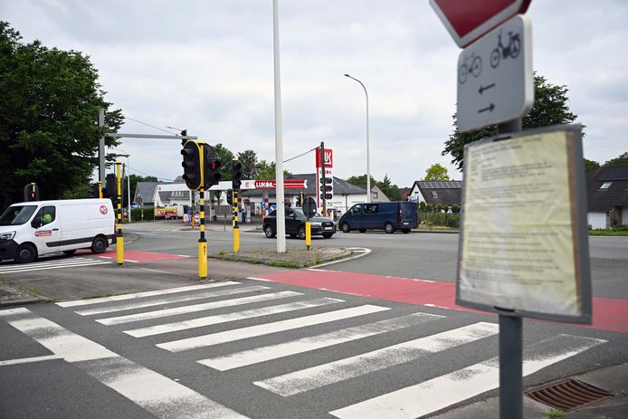 Beurtelings verkeer met tijdelijke verkeerslichten op Mechelsesteenweg/omleiding vanaf dinsdag ...