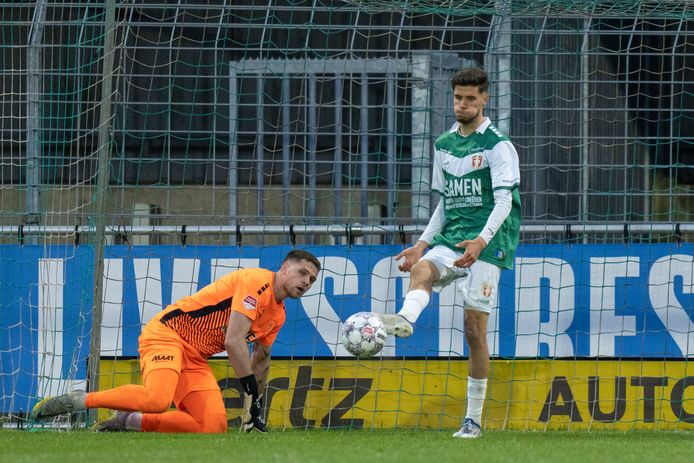 PEC Zwolle speelt in op vertrek Beelen en strikt nieuwe verdediger voor drie jaar | PEC Zwolle ...