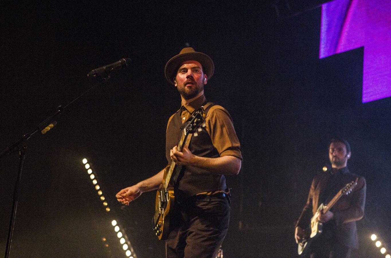 Bandlid De Staat besmet met corona, cancelt optreden Vestrock | Foto ...