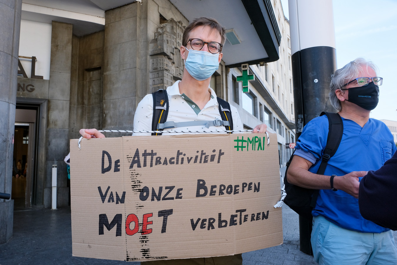 Verpleegkundigen van ‘Witte Woede’ betogen voor erkenning zwaar beroep ...