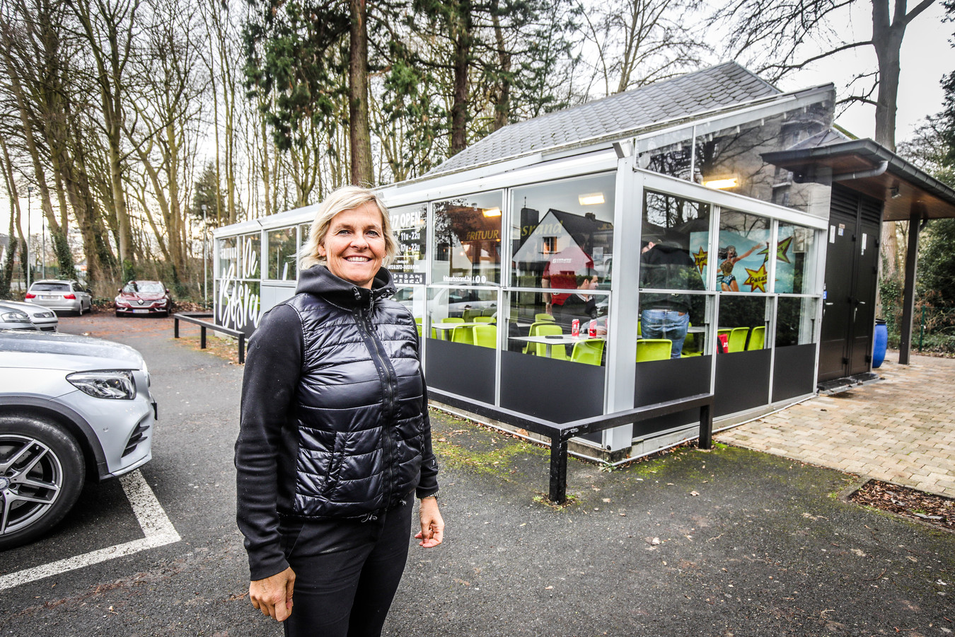 Op zoek naar de laatste echte frietkoten in de Brugse regio: “Er is niets mis met een simpel ...
