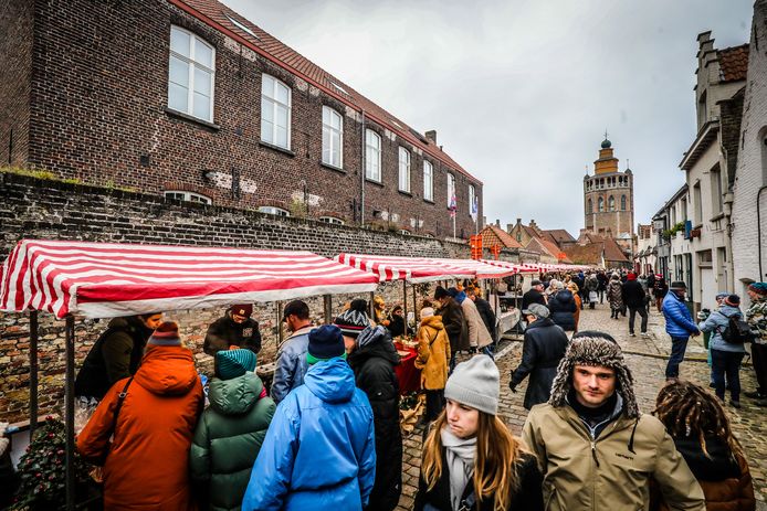 Bezoekers genieten van nostalgische warme kerstsfeer tijdens ...