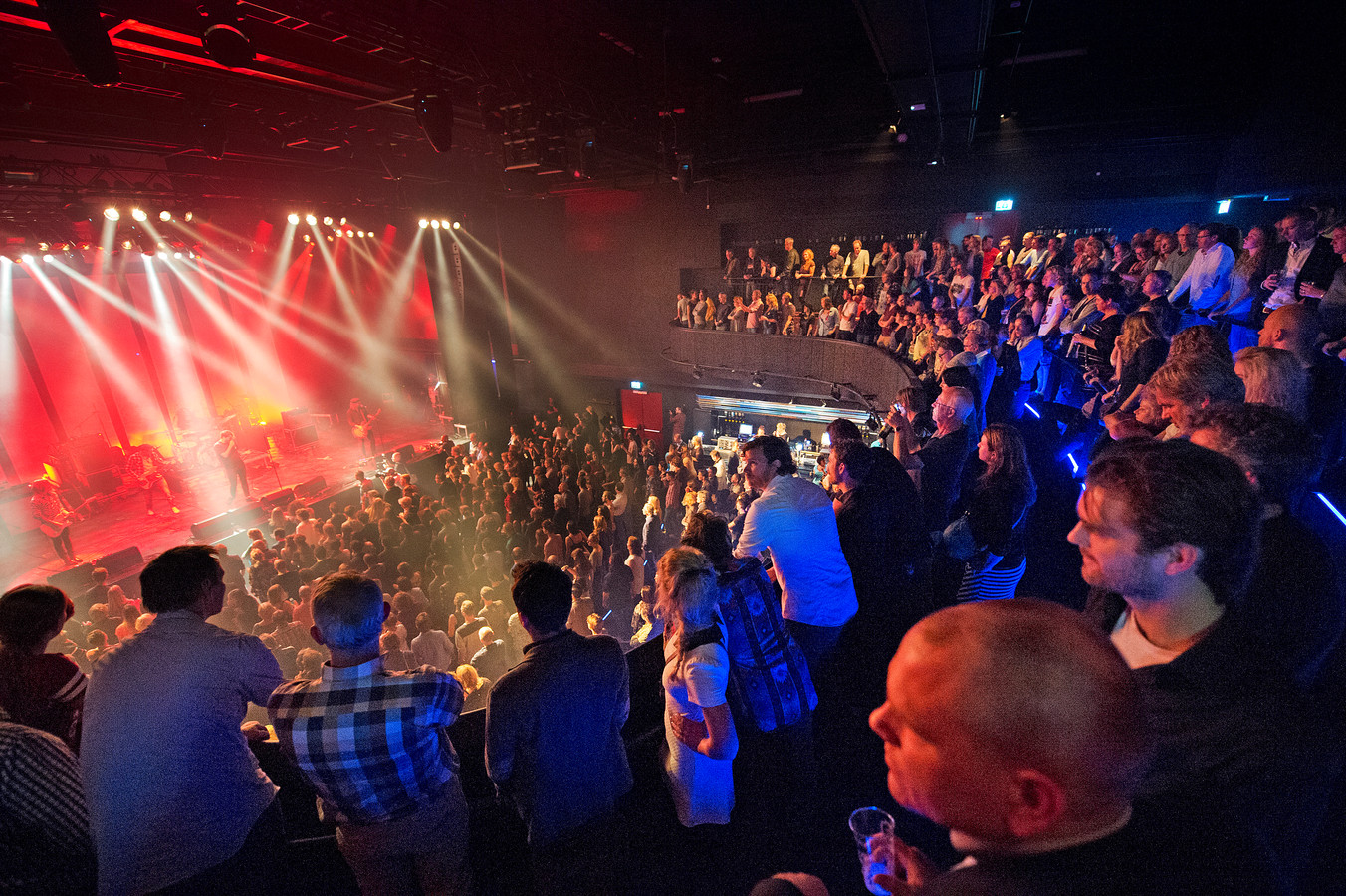 Na het concert hebben we het over het weer, over het werk, over de ...