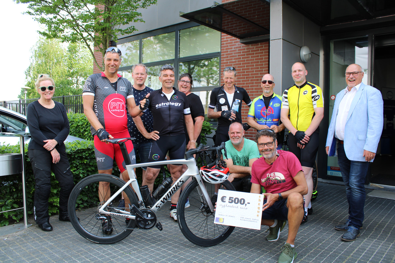 Gevangenen Karelskamp verdienen weinig, maar geven wel geld aan zieke ...