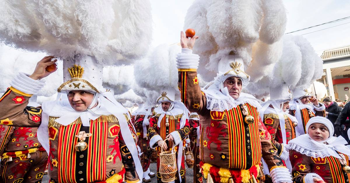 Fête, convivialité et grande foule dimanche pour le carnaval de Binche ...