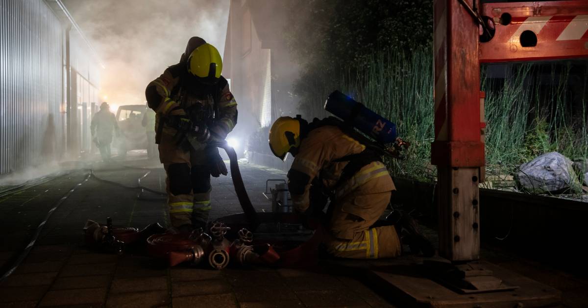Rida bedankt spuitgasten voor puik werk met... een brandweeroefening en ...