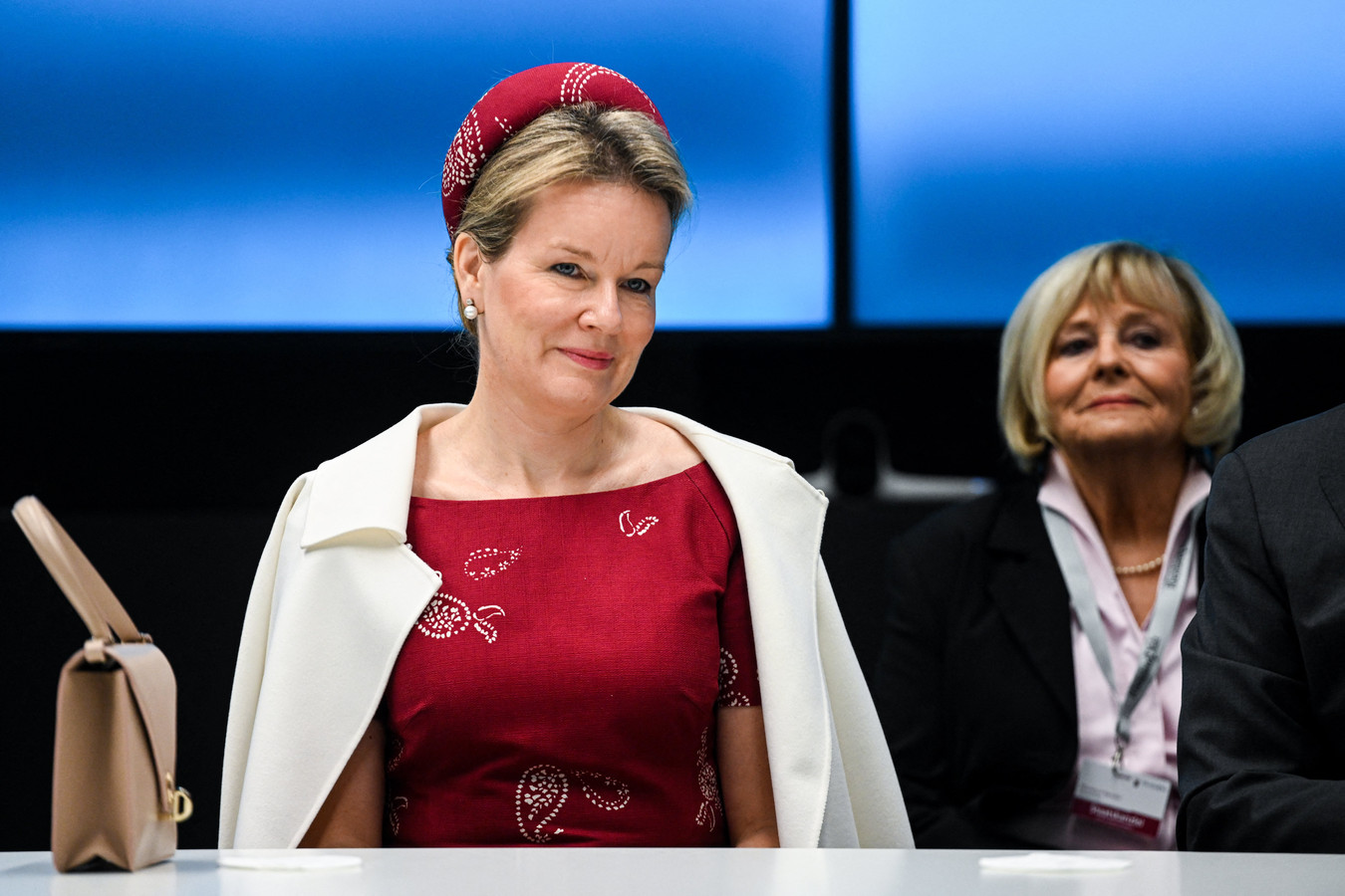 La reine Mathilde séduit la presse britannique grâce à ce petit détail ...