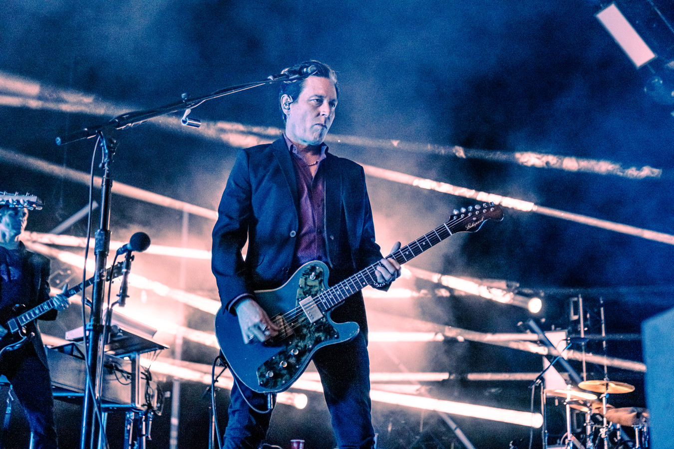 RECENSIE. Zelfs kanker krijgt Josh Homme niet kapot, Queens of the ...