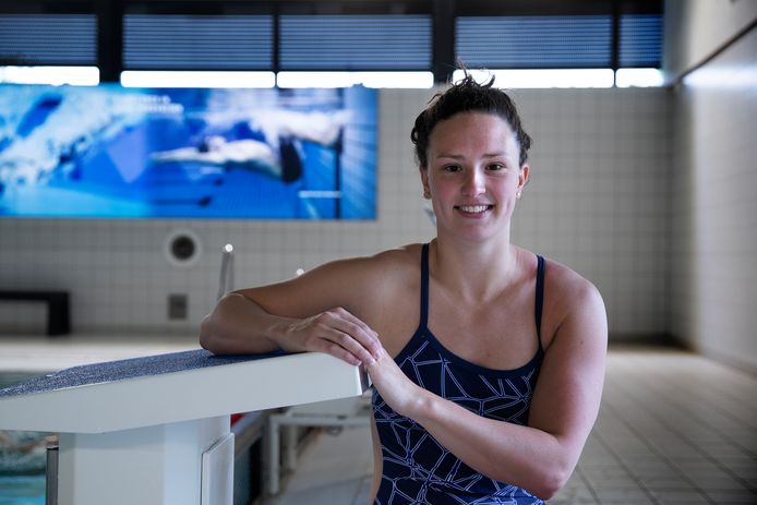 Kim Busch doet het liefst niks anders dan heel hard rechtdoor zwemmen ...