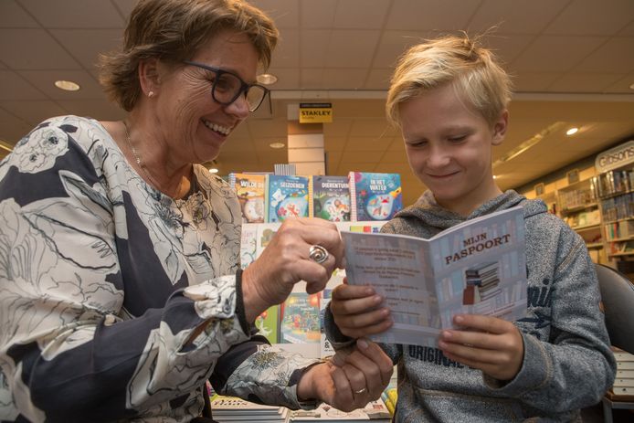 ‘Paspoort’ als leesstimulans voor Wijhese kinderen | Salland | destentor.nl