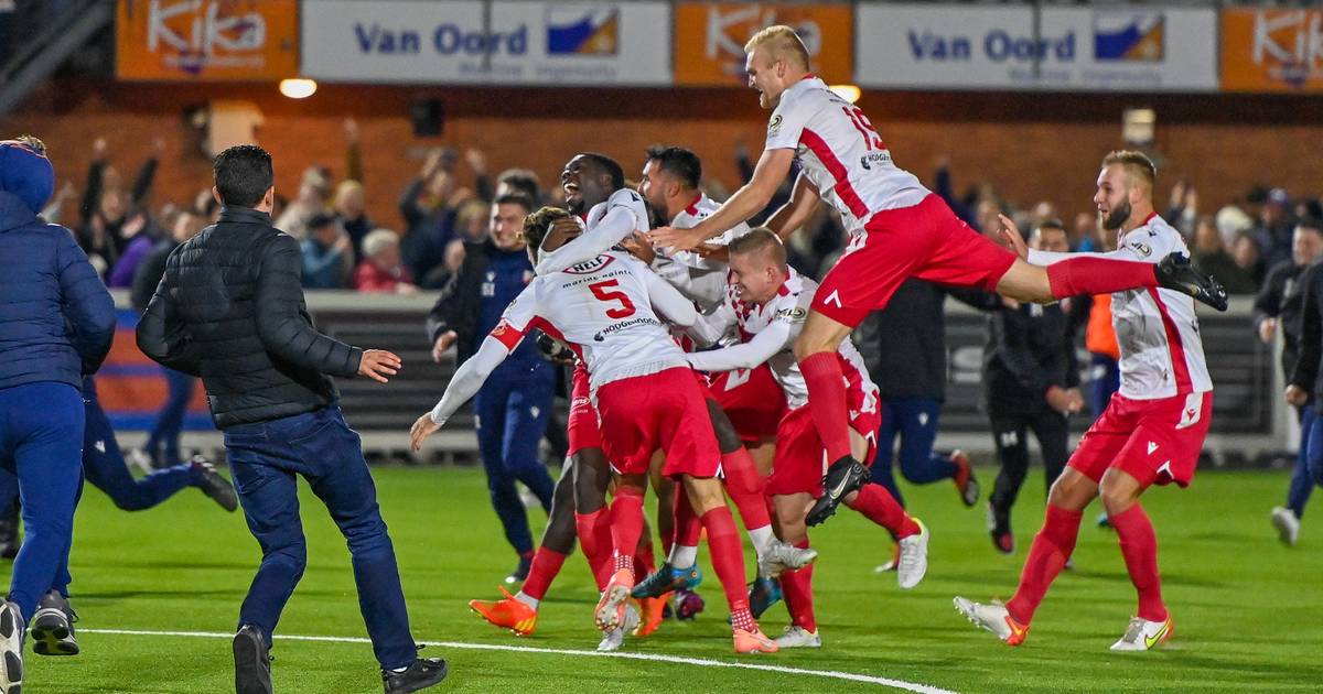 Kozakken Boys gooit Vitesse na strafschoppen uit KNVB Beker: ‘En nu in ...