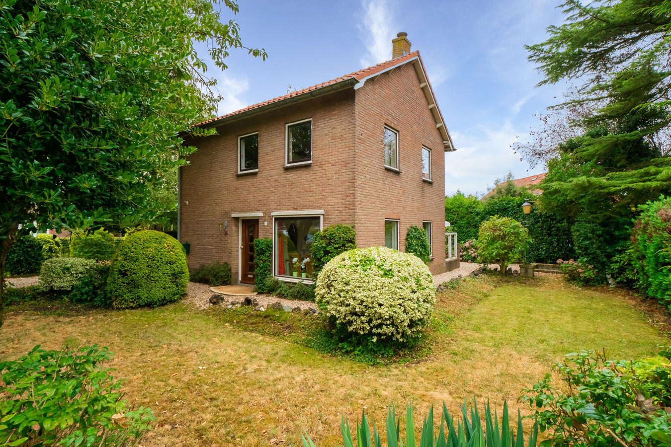 ‘Blijven’ denk je als je het ruime herenhuis van Maaike en Roeland ziet ...