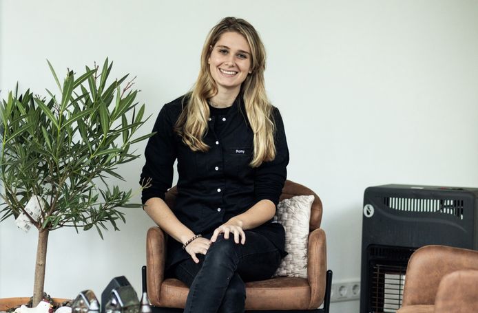Romy (25) heeft haar eigen beautysalon: ‘Ik kom uit een ...