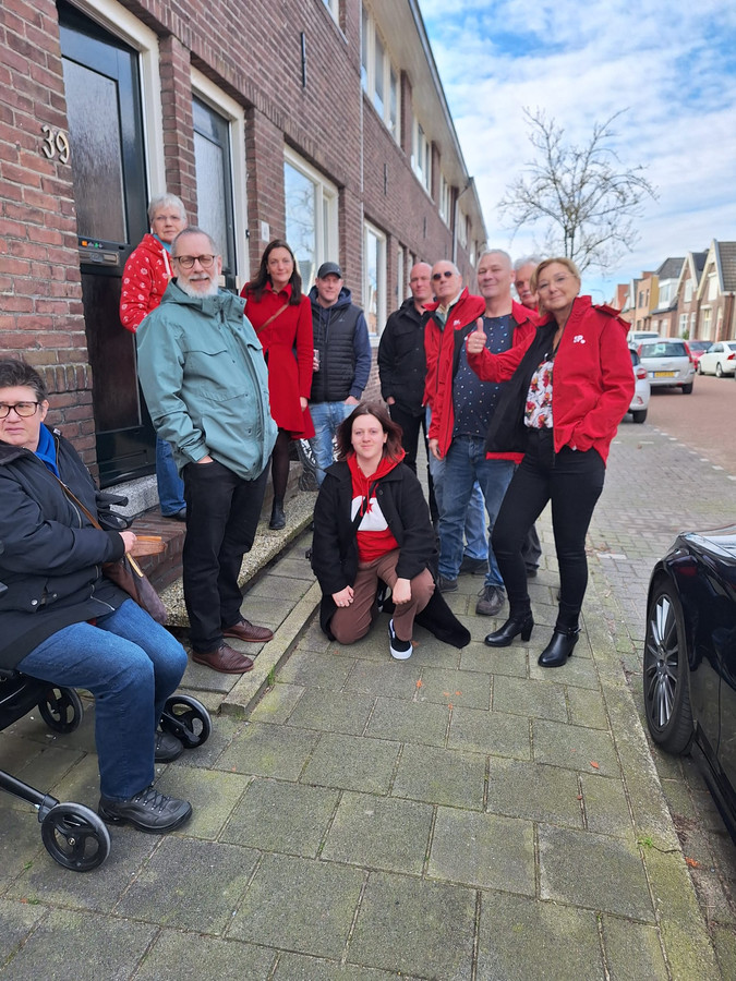 SP-kamerlid Sandra Beckerman bezoekt sloopwoningen Boskoop ...