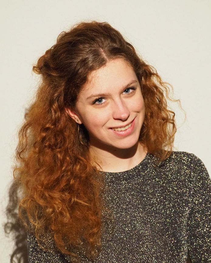 Elisa-Jai (22) tekent voor Australië: ‘Omdat naaktfoto's niet mijn ding ...