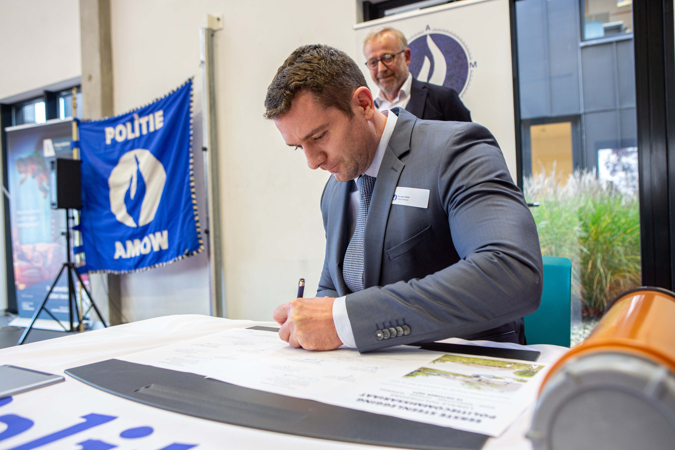 Bouw van nieuw politiecommissariaat AMOW van 8,5 miljoen euro op ...