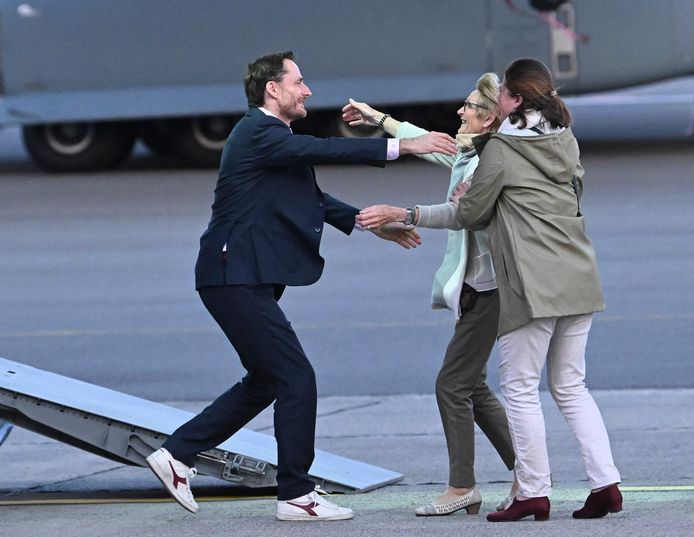 KIJK. Emotioneel moment waarop Olivier Vandecasteele zijn familie ...