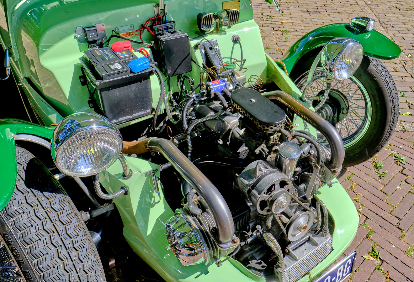 Stefan (54) wilde een oldtimer kopen, maar bouwde er uiteindelijk zelf ...