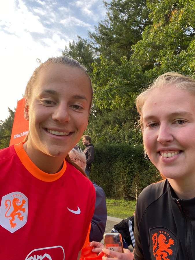 Voetbalgekke vrouwen uit Gemert en Best gaan liever naar WK dan iedere ...