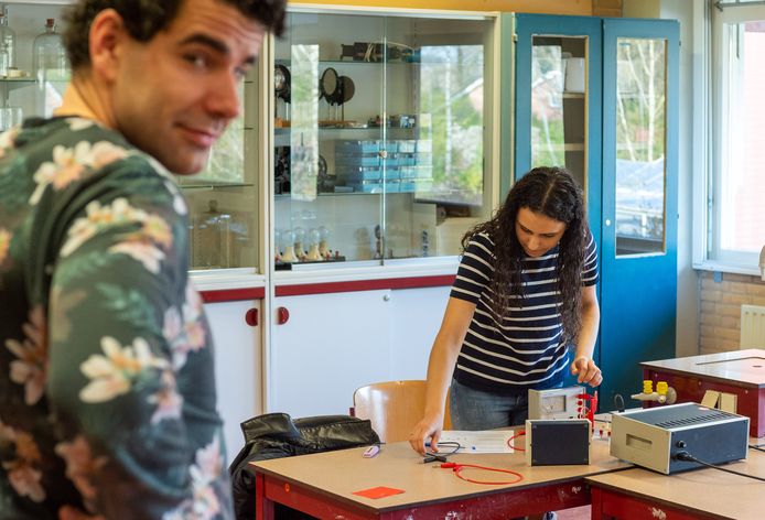 Elke school zijn eigen examen: RSG Epe houdt centrale ‘online ...