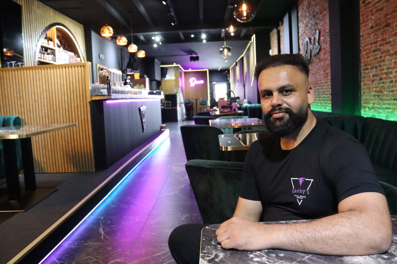 NET OPEN. ‘Garry’s’ is nieuwe loungebar en danscafé op Grote Markt ...