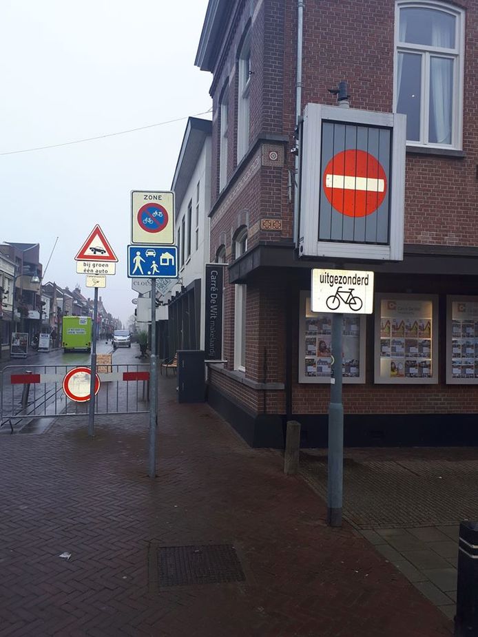 Help! Een wirwar aan borden! Politie wijst Waalwijk op verwarrende ...