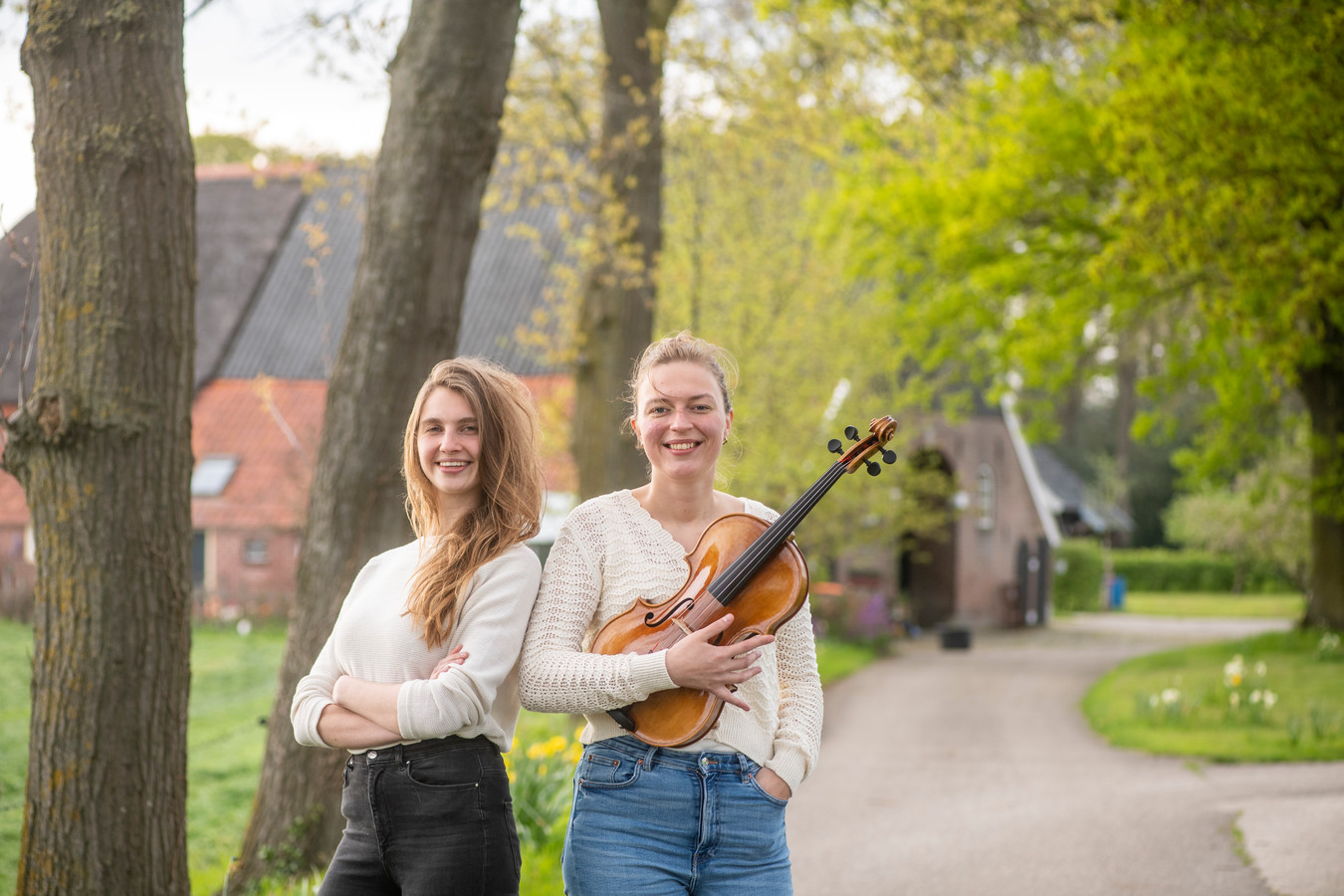 Hoe klinkt de natuur zonder insectengeluiden? Beleef het mee met Lotte ...