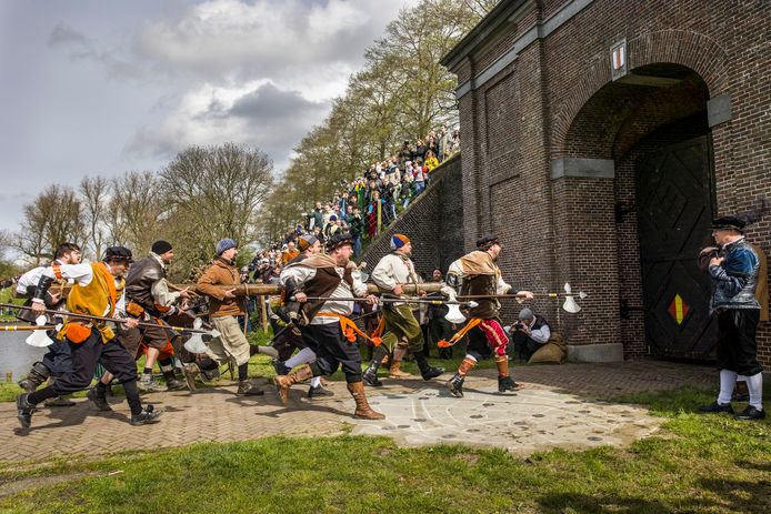 Voorne aan Zee: 1 april-viering Brielle kan in 2025 ‘mooi en veilig ...