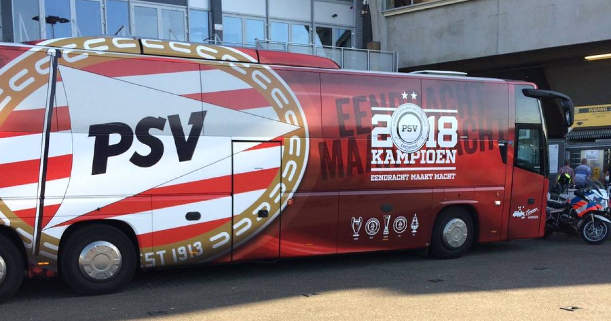 Kampioenschap PSV nu ook zichtbaar op spelersbus | PSV | ed.nl