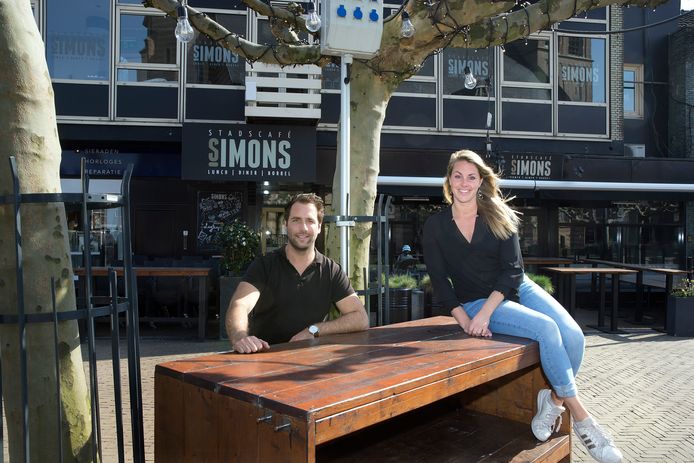 Robby en Elise zetten loterij Stadscafé Simons binnen 24 uur op poten ...