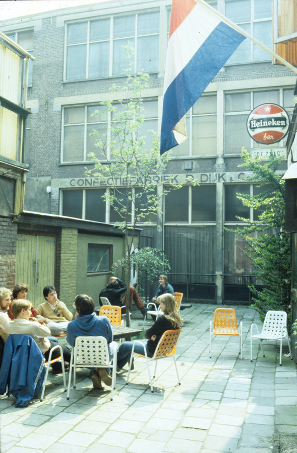 De Zaag, café in twee delen dat schuil ging achter misschien wel de ...