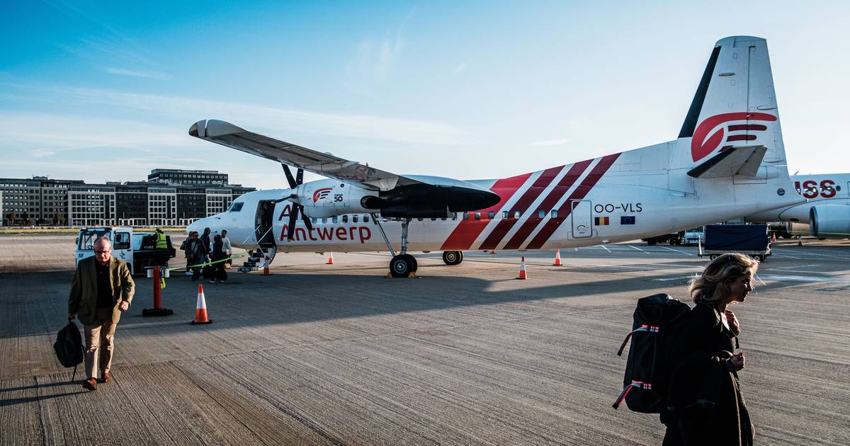 Luchthaven Deurne nog open maar aantal vluchten neem af | Deurne | hln.be