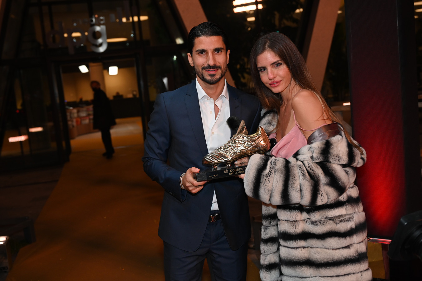 Hollywood even in Antwerpen: de intrede van Lior en Gal Refaelov | Foto ...