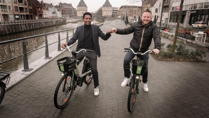 Constantin (30) lanceert eerste elektrische deelfietsen in Kortrijk ...