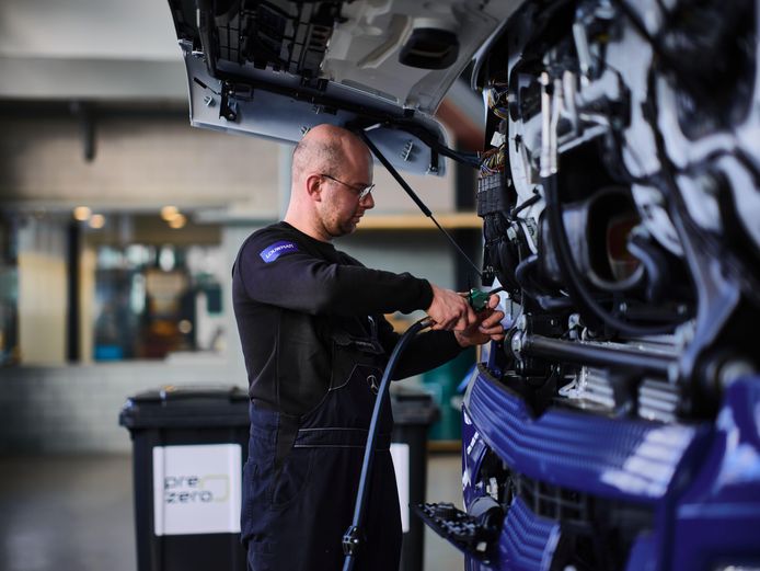 Truck werkplaats van de toekomst in Gilze zoekt monteurs | Branded | AD.nl