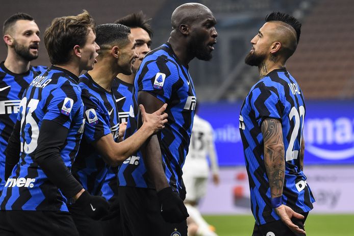 Inter wint Italiaanse topper tegen Juve en komt op gelijke hoogte van ...