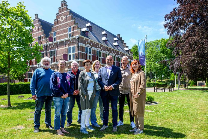 Koningshuis niet benaderd, maar altijd welkom bij 400-jarige ...