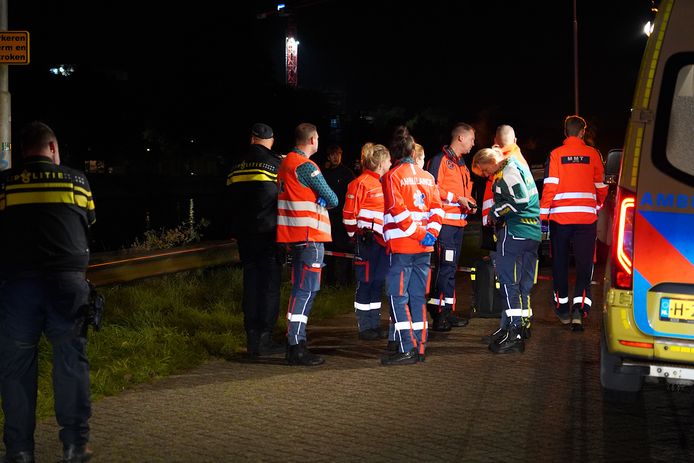 ‘Vermiste’ vrouw blijkt thuis te zitten, zoekactie in Wilhelminakanaal Oosterhout eindigt na 45 ...