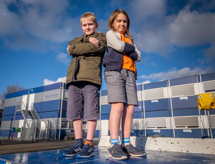 Ook als het vriest lopen deze Zeeuwse jongens in korte broek: voor Kika ...