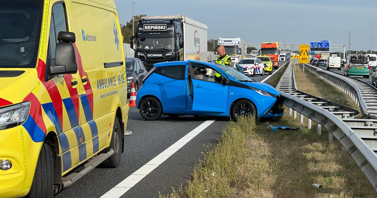 Auto en vrachtwagen botsen op A1 bij Apeldoorn | 112 nieuws Apeldoorn | destentor.nl