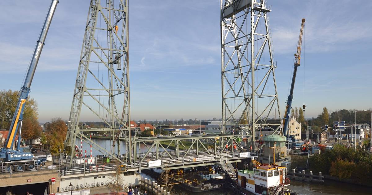 Pontonbrug vervangt hefbrug Waddinxveen tijdens onderhoudsbeurt deze ...