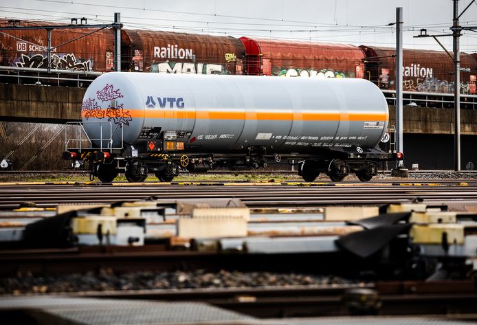 ProRail ziet af van nieuwe verkeersleidingpost Barendrecht | Barendrecht | AD.nl