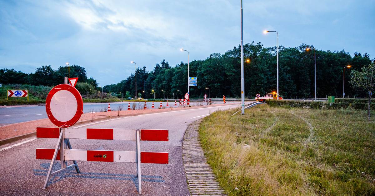 Weg afgesloten door onderhoud bermen N36 | Vechtdal | destentor.nl