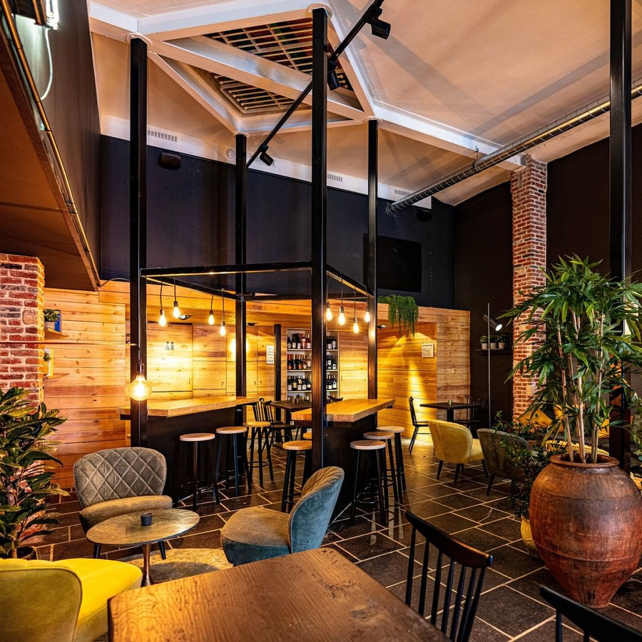 ‘First Dates’-barman Bram Van Geert opent zaak na moeilijk jaar ...